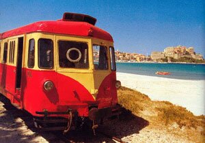 Train touristique entre l'Ile Rousse et Calvi - Kadolog